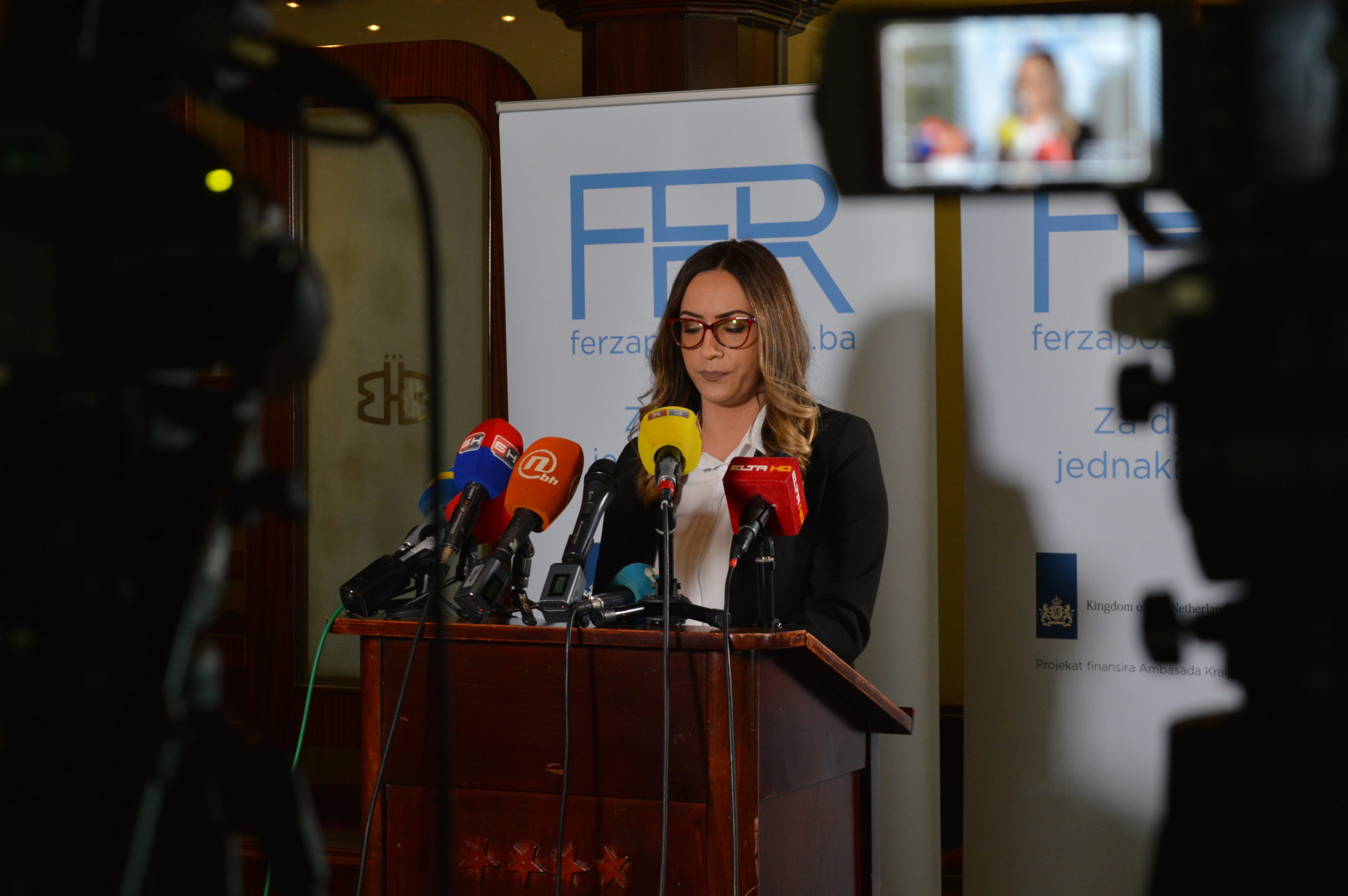 Poslanici/e NSRS i CCI predstavili preporuke za depolitizaciju javnih ...